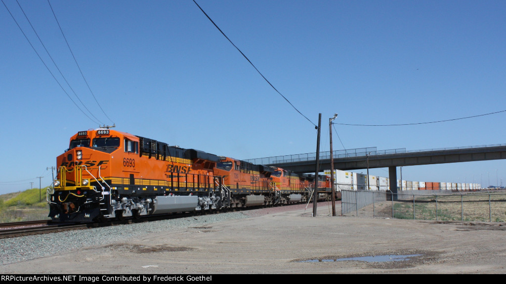 BNSF 6693